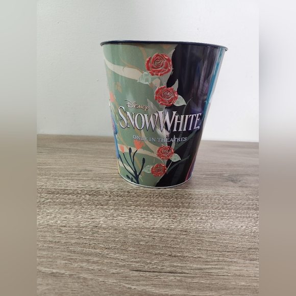 Disney | Dining | Snow White Disney Movie Metal Popcorn Tin 3oz Limited ...